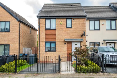 3 bed town house for sale in Larwood Drive, Ravenscliffe, Bradford BD10 ...