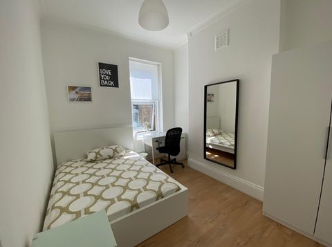 Floyd Road, London SE7, Room to rent, £1,050 pcm - Zoopla