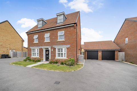 5 bed detached house for sale in Snell Mead, Devizes SN10, £560,000 ...