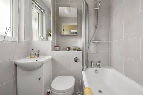 Studio for sale in Corbyn Street, London N4, £250,000 - Zoopla