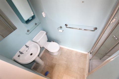 1 bed flat to rent in Gillingham Road, Gillingham ME7, £850 pcm - Zoopla
