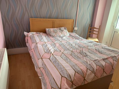 2 bed flat to rent in High Street, Barry CF62, £900 pcm - Zoopla