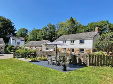 Rosevear Hill, Helston, Cornwall TR12, 5 bed detached house for sale, £ ...