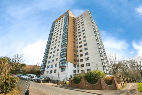 Mixenden Road, Halifax HX2, 1 bed flat for sale, £55,000 - Zoopla
