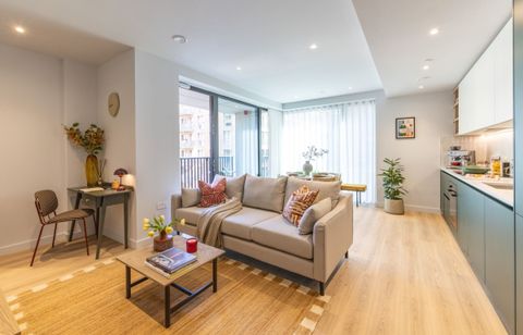 The Maple, 10 Aviator Drive, London NW2, 4 bed flat to rent, £4,800 pcm ...