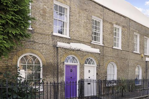 3 bed terraced house to rent in Liverpool Grove, London SE17, £3,000 ...