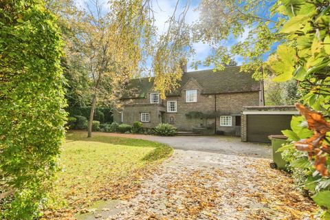 Cobham Road, Fetcham, Leatherhead, Surrey KT22, 3 bed detached house ...