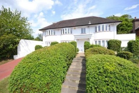 Watford Way, London NW7, 7 bed detached house for sale, £1,500,000 - Zoopla