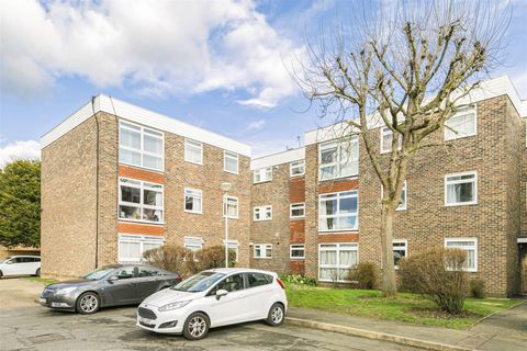 3 bed flat for sale in Glena Mount, Sutton SM1, £350,000 - Zoopla