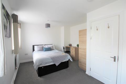 Room to rent in White Star Place, Southampton SO14, £665 pcm - Zoopla