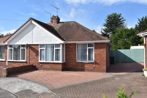 Woolsery Grove, Whipton, Exeter EX4, 2 bed semi-detached bungalow for ...