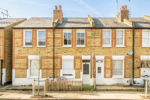 2 bed terraced house for sale in Norcutt Road, Twickenham TW2, £595,000 - Zoopla
