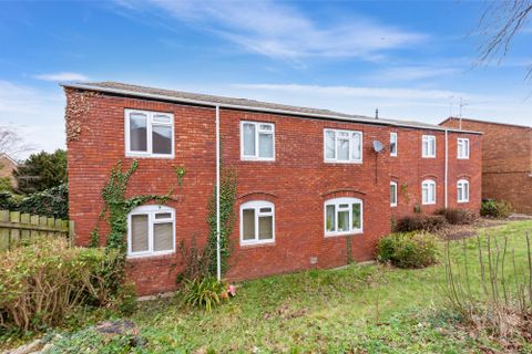 3 bed maisonette for sale in Wolf Lane, Windsor SL4, £375,000 - Zoopla