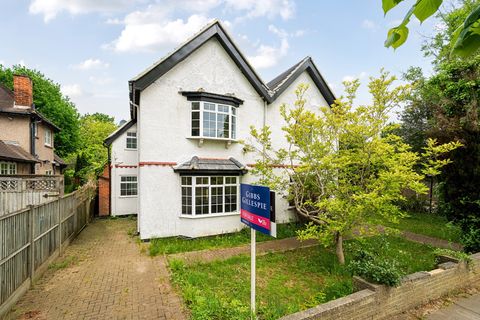 High View, Pinner, Middlesex HA5, 4 bed detached house for sale, £ ...