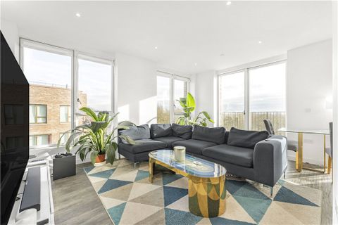 2 bed flat for sale in Clapton Common, London E5, £650,000 - Zoopla
