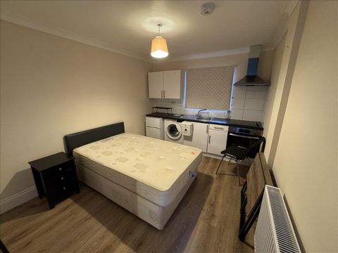 Stag Lane, London NW9, Studio to rent, £698 pcm - Zoopla