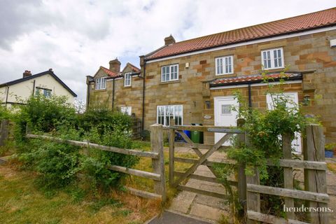 4 bed terraced house for sale in Ugthorpe, Whitby YO21, £290,000 - Zoopla