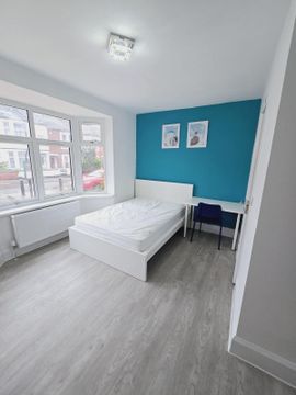 Room to rent in Murray Road, Rugby CV21, £750 pcm - Zoopla