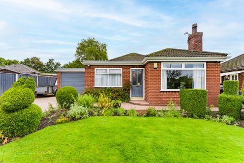 Linkway Avenue, Ashton-In-Makerfield WN4, 3 bed detached bungalow for sale, £250,000 - Zoopla