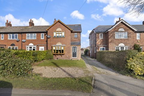 3 bed property for sale in Durkar Low Lane, Durkar, Wakefield WF4, £ ...