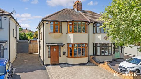 Highfield Road, Hornchurch RM12, 4 bed semi-detached house for sale, £ ...