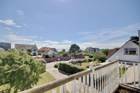 3 bed link detached house for sale in Monks Way, Stubbington, Fareham ...