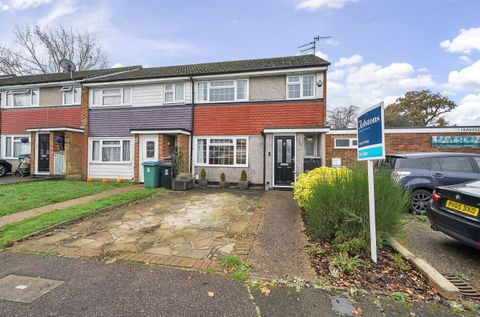 3 bed semi-detached house for sale in Haines Way, Watford ...
