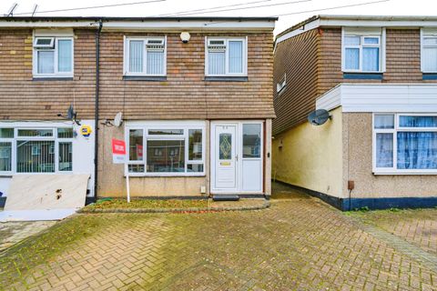 3 bed semi-detached house for sale in Strangers Way, Luton ...