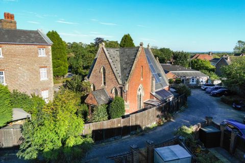 Chapelfields, Cuckfield RH17, 3 bed detached house for sale, £750,000 ...
