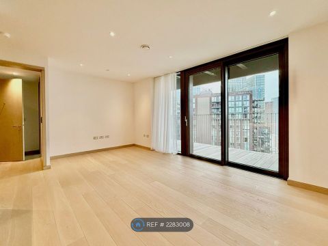 1 bed flat to rent in Legacy Building, London SW11, £4,117 pcm - Zoopla