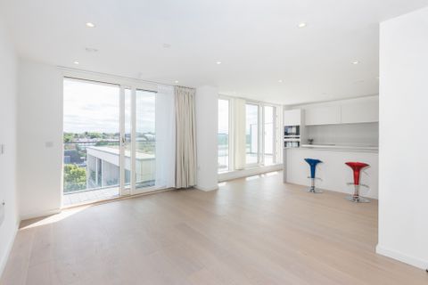 Tileman House, Upper Richmond Road, Putney SW15, 2 bed flat to rent, £ ...