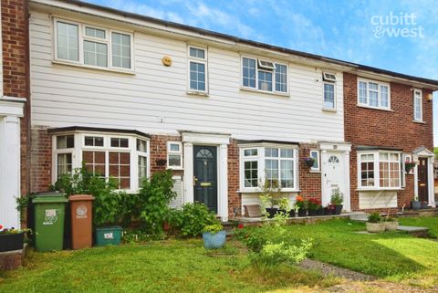 Brandy Way, Sutton SM2, 3 bed terraced house to rent, £2,250 pcm - Zoopla