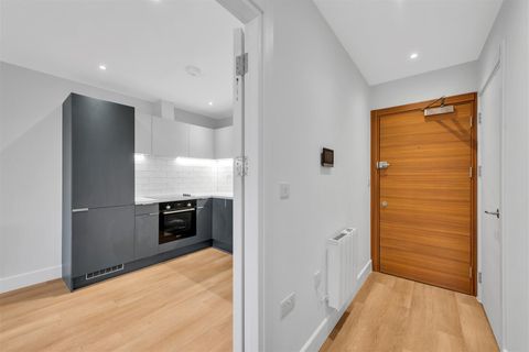 Kembrey Park, Upper Stratton, Swindon SN2, 1 bed flat to rent, £1,000 ...