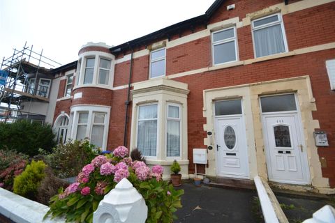 Warbreck Drive, Blackpool FY2, 2 bed flat for sale, £42,500 - Zoopla