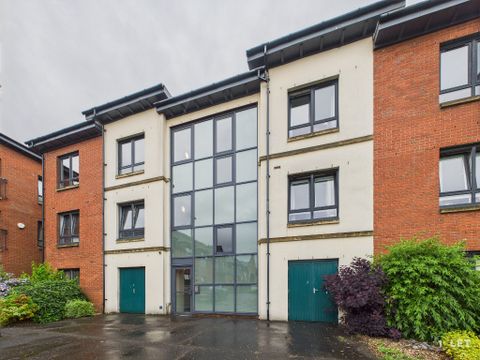 New Mart Square, Chesser, Edinburgh EH14, 2 bed flat to rent, £1,400 ...