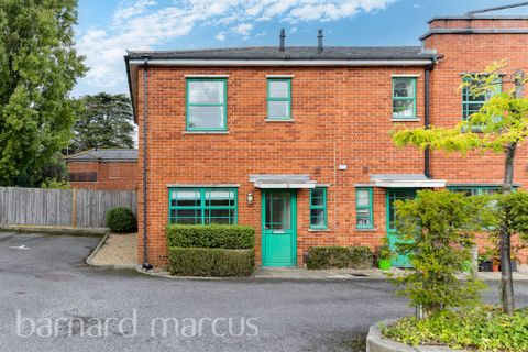 3 bed town house for sale in Central Road, Worcester Park KT4, £500,000 ...