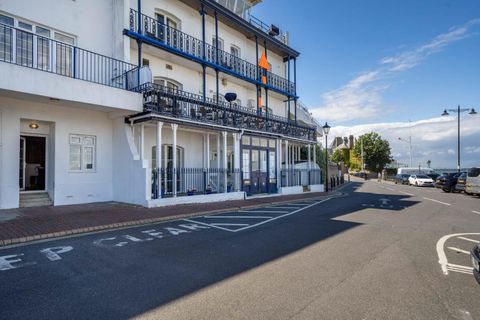 1 bed flat to rent in The Parade, Cowes PO31, £925 pcm - Zoopla