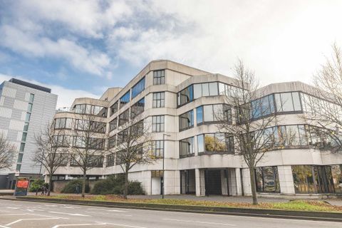 3 bed flat for sale in High Street, Slough SL1, £360,000 - Zoopla
