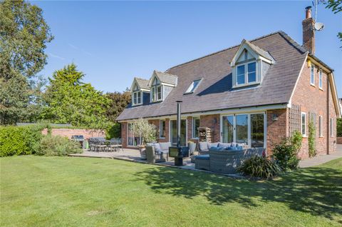 Manley Common, Frodsham, Cheshire WA6, 5 bed detached house for sale, £ ...
